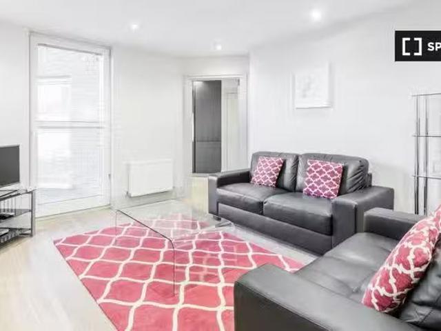 Deal! 1 BR Serviced 1 Bedroom Apartment for rent in Richmond.