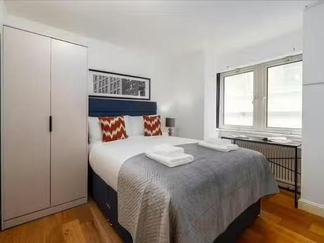 Deal! 1 BR Shavers Place, London