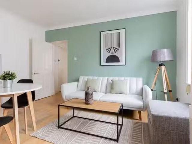 New 1 BR Strype Street