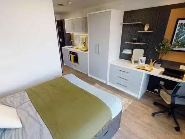 Deal! 1 BR Platinum Studio Acc