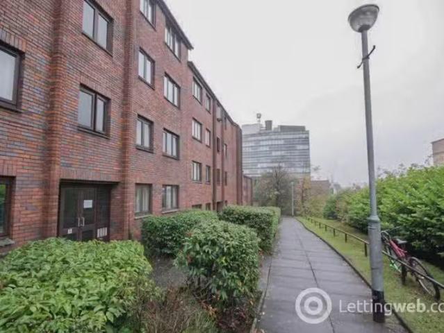 Unique 1 BR Property to rent in 5D Hanover Court North Frederi.