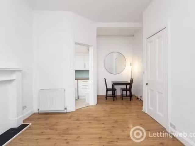 Unique 1 BR Property to rent in 19, Wardlaw Street, Edinburgh.