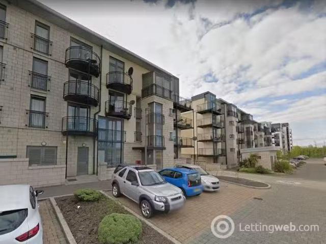 Charming 1 BR Property to rent in West Granton Road