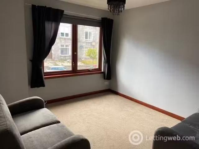 New 1 BR Property to rent in Bloomfield Court, City Centre, Ab.