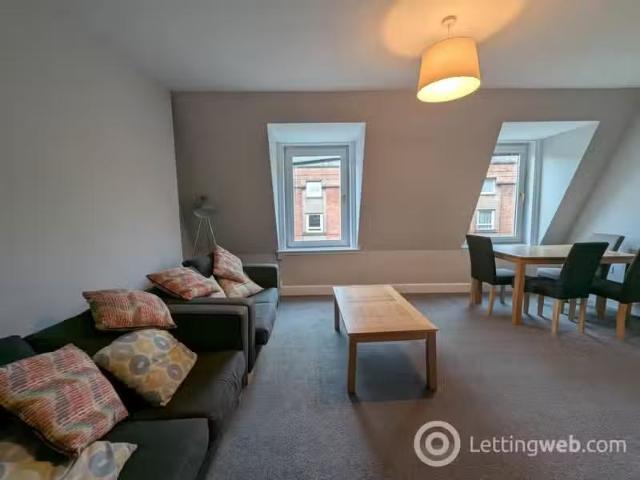 Deal! 1 BR Property to rent in Causewayside