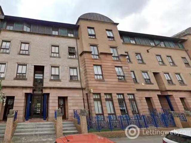 For Rent! 1 BR Property to rent in Errol Gardens, Glasgow, G5