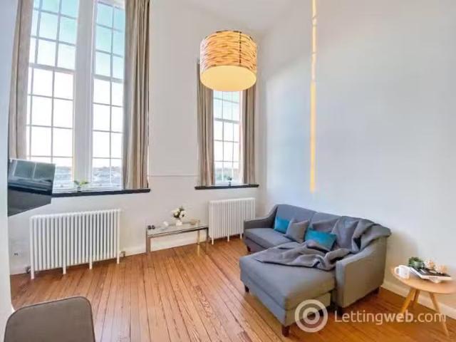 Cheap 1 BR Property to rent in Flat 71, Mc Donald Road, Brough.