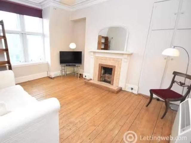 Cozy 1 BR Property to rent in Great Western Road, Aberdeen, Ab.