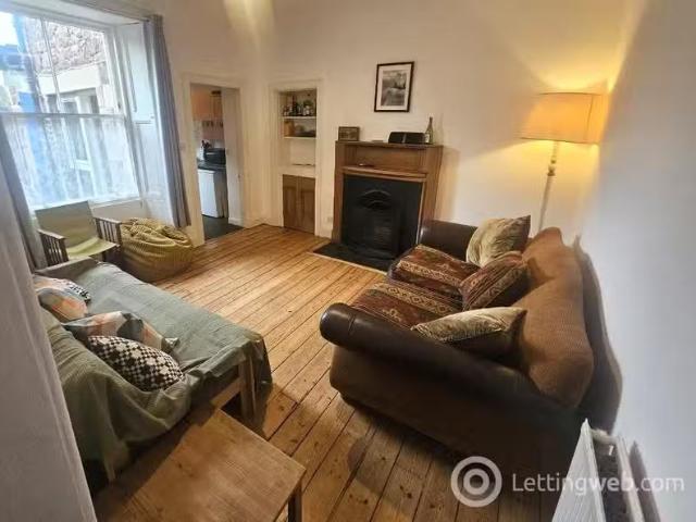 Charming 1 BR Property to rent in High Street, East Linton, Ea.