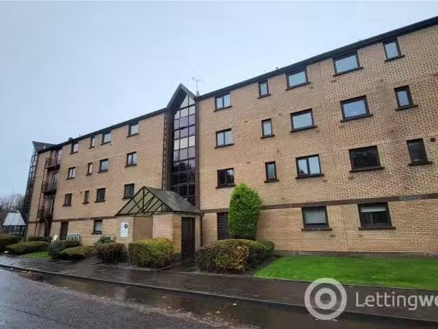 Just in! 1 BR Property to rent in Riverview Drive, The Waterfr.