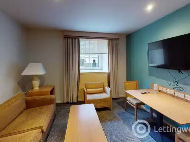 Cozy 1 BR Property to rent in Rosemount Viaduct, Rosemount, Ab.