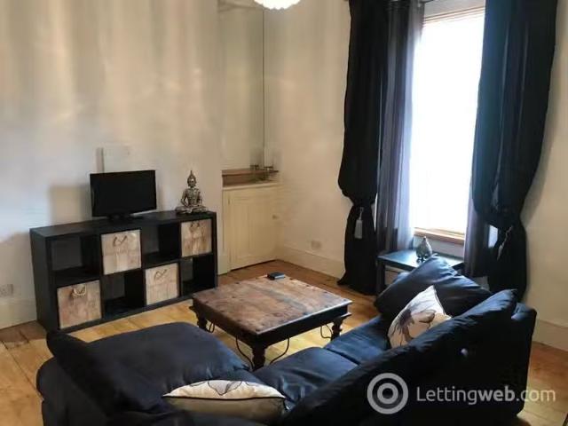 Deal! 1 BR Property to rent in Roslin Street, City Centre, Ab.