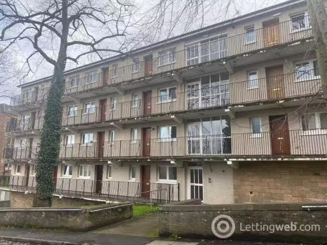 Cozy 1 BR Property to rent in Shawhill Road, Shawlands, GLASGO.