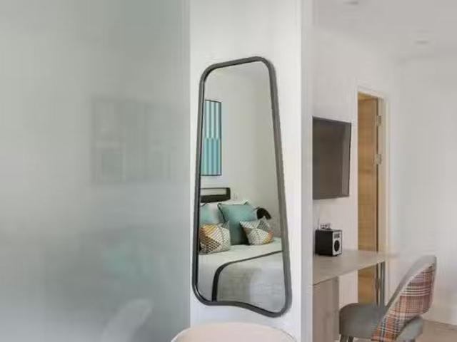 Nice 1 BR Queen Square, Brighton