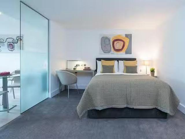 New 1 BR Rosebery Avenue, London