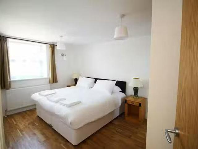 Just in! 1 BR Wellesley Road, Croydon