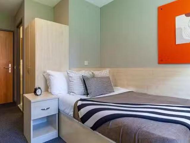 Unique 1 BR The Forge Premium Ensuite