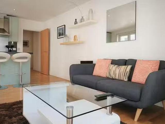 Charming 1 BR Trinity Square