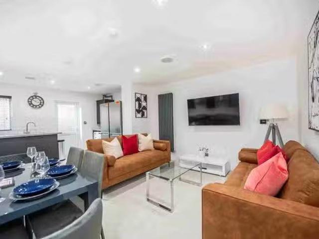Nice 1 Room 19 Cranborne Road, L15 6 Beds 5 Baths