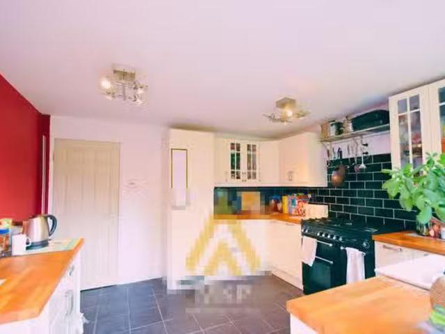 Nice 1 Room Entire Place·4B1.5B···127 Sellywood Road, Bournvil.