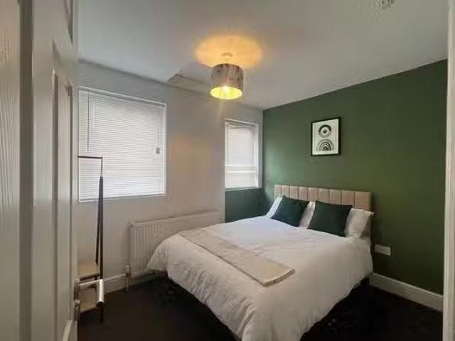 Just in! 1 Room Hubert Road B29 5 Bedroom, 1 Bathroom