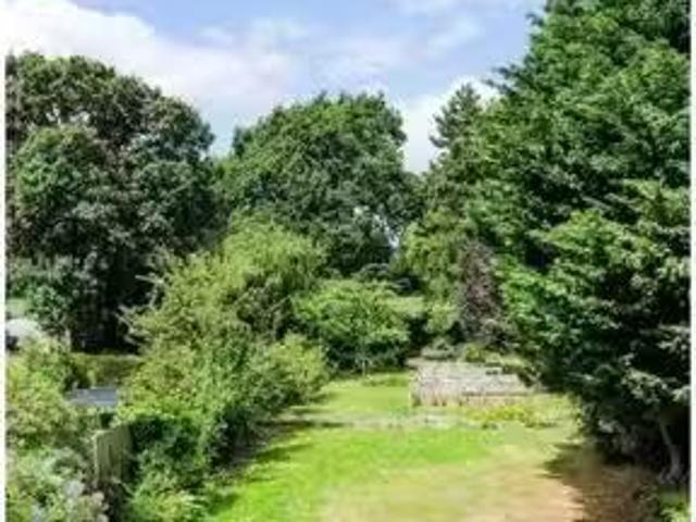 Deal! 1 Room Room in shared flat for rent in London, 5 bedrooms