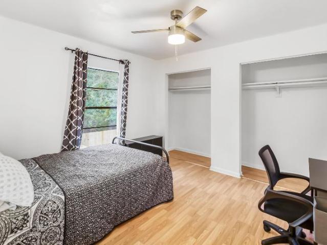 Cozy 1BR Townhouse Furnished Room in Gainesville