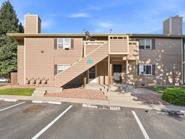 Cozy 1BR Condo with Private BalconyFireplace & Ded
