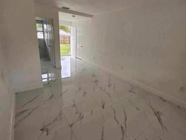 Cozy 1BRBA Room in Multi_Family Home | SarasotaFL