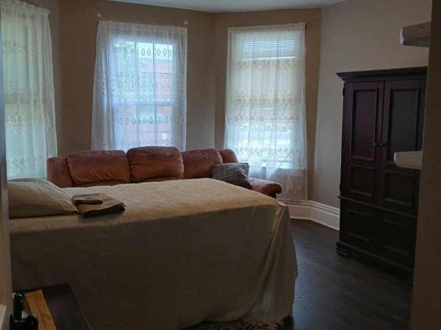 Cozy 1BRBA Room in New KensingtonPA_Available _$9