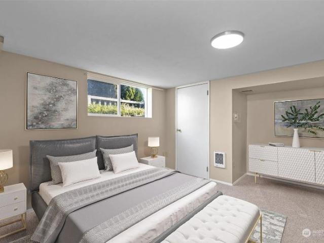 Cozy 1BRBA Room in University Place_Available _$m