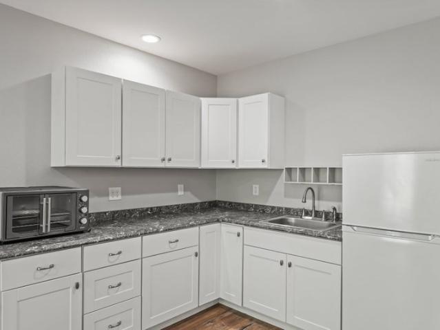 Cozy 1BRBA Townhouse Room in Colorado Springs_Ava