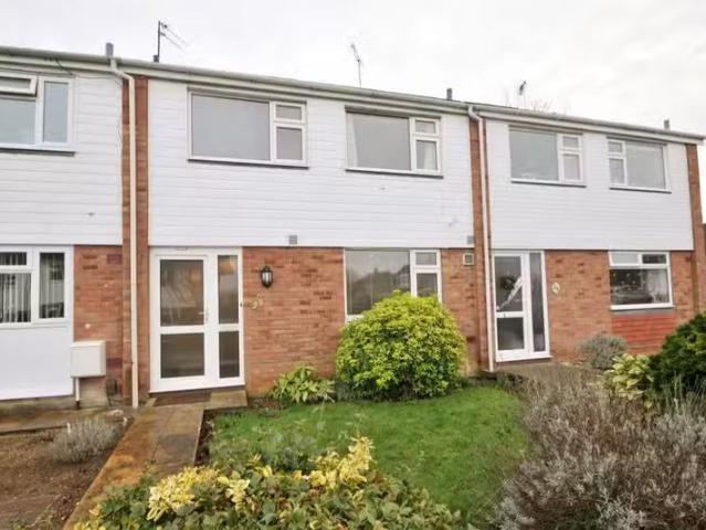 Just in! 2 BA 3 bedroom Mid Terrace House to rent, Walden Road.