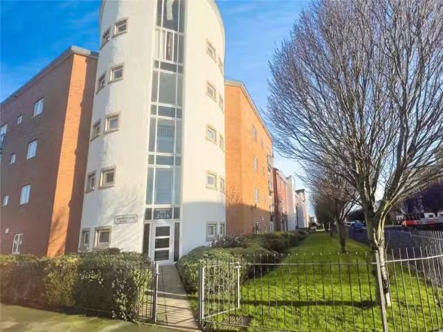 For Rent! 2 BA 3 bedroom apartment for rent in Woolmoore Road.