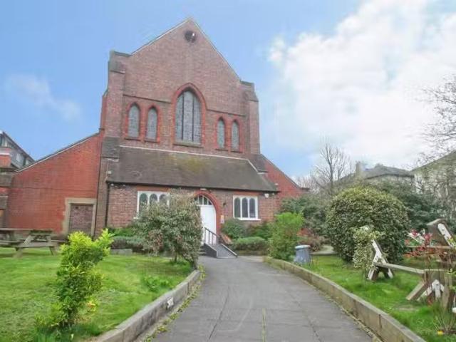 Cozy 2 BA 3 bedroom apartment for rent in Florence Road, Brigh.