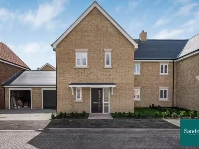 Cozy 2 BA 3 bedroom detached house for rent in Patten Drive, F.