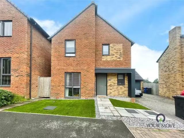 Cheap 2 BA 3 bedroom Detached House to rent, The Grove, Blackb.