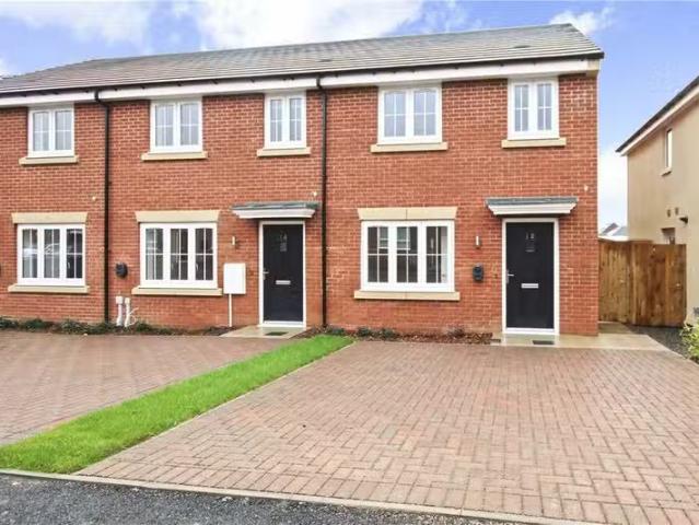 Cozy 2 BA 3 bedroom End Terrace House to rent, Kilmond Way, Du.