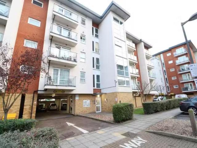 For Rent! 2 BA 3 bedroom flat for rent in Clarkson Court, Hatf.