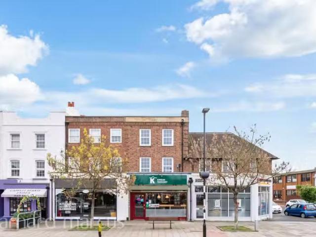New 2 BA 3 bedroom flat for rent in Ewell Road, SURBITON, KT6