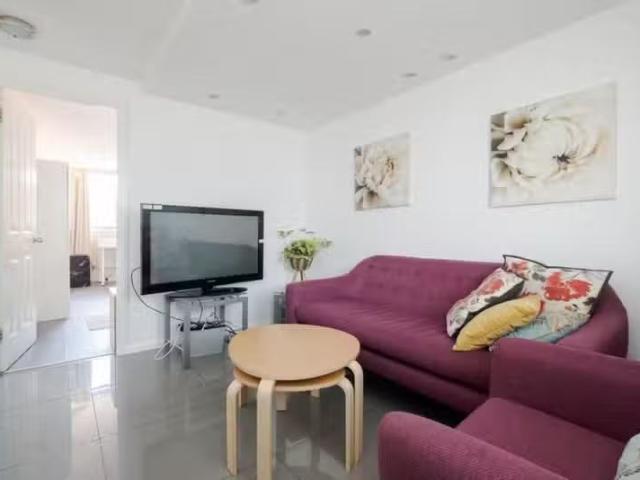 Unique 2 BA 3 bedroom flat for rent in Hatton Garden London EC1N