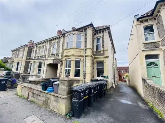 Just in! 2 BA 3 bedroom flat for rent in North Road, St. Andre.