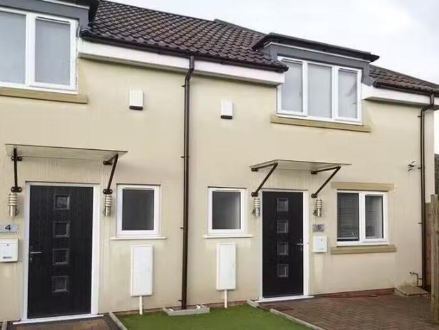 Cozy 2 BA 3 bedroom flat for rent in Savoy Place, Bristol, BS4