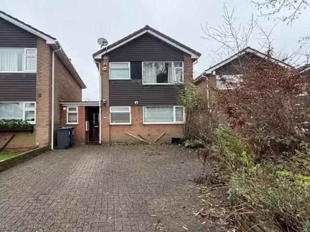 Just in! 2 BA 3 bedroom house for rent in St. Peters Road, Har.
