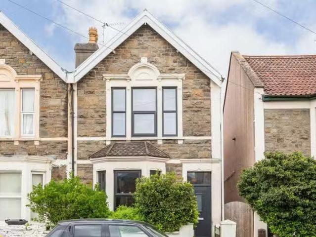 Just in! 2 BA 3 bedroom house for rent in Soundwell Road, Bris.