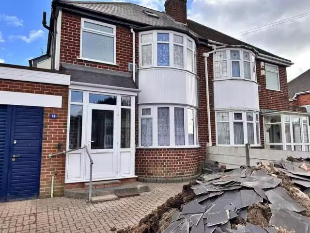 Rental! 2 BA 3 bedroom semi detached house for rent in Cakemor.
