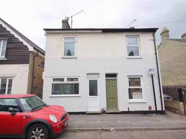 Unique 2 BA 3 bedroom semi detached house for rent in birdburn.