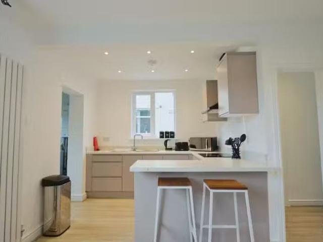 New 2 BA 3 bedroom semi detached house for rent in Station Roa.