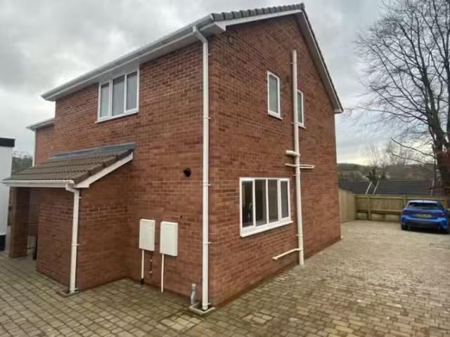 New 2 BA 3 bedroom semi detached house for rent in The Old Cou.