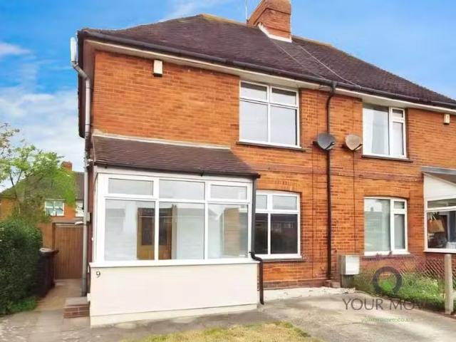 Nice 2 BA 3 bedroom Semi Detached House to rent, Alexandra Roa.